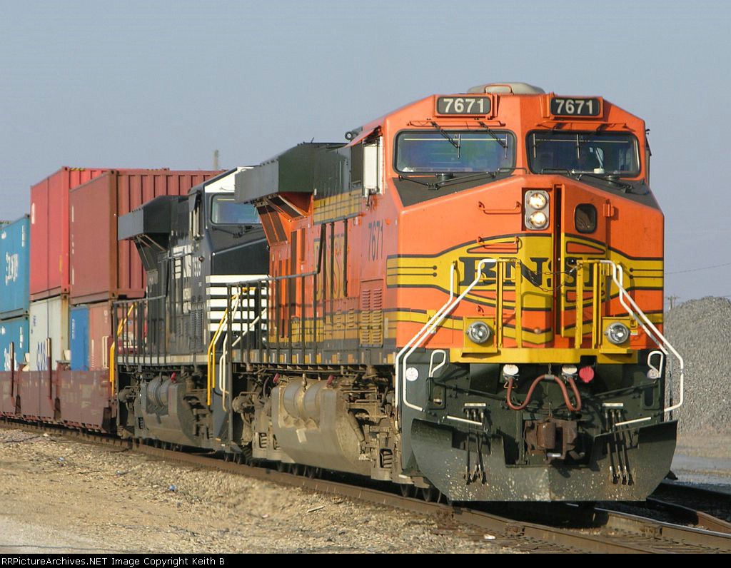 BNSF 7671